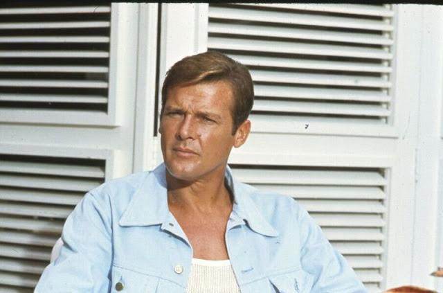 50 Handsome Photos of Legendary James Bond Star Roger Moore From ...