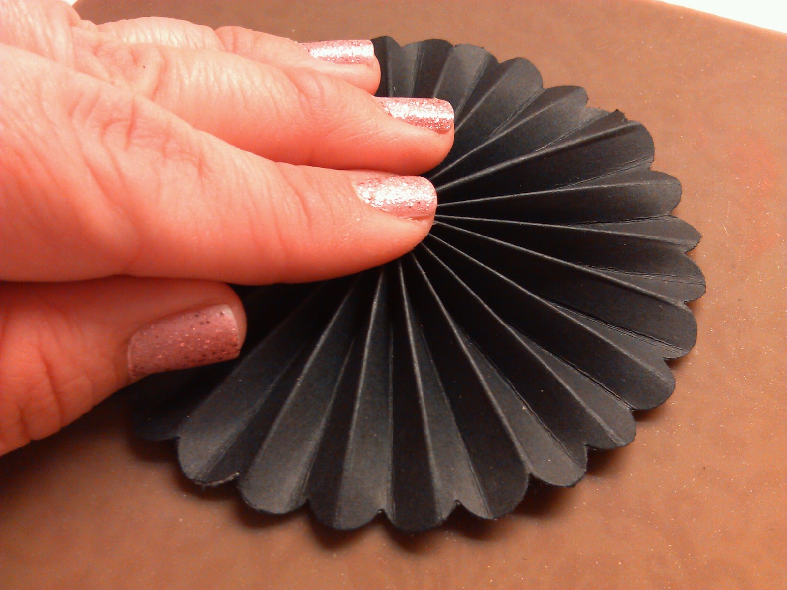 Paper Sensei: How to Make Round and Oval Rosettes, plus Rosette Math Theory
