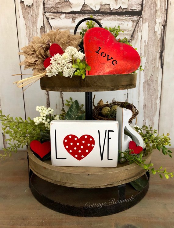 Brandi Raae: Valentine's Day Farmhouse Decor