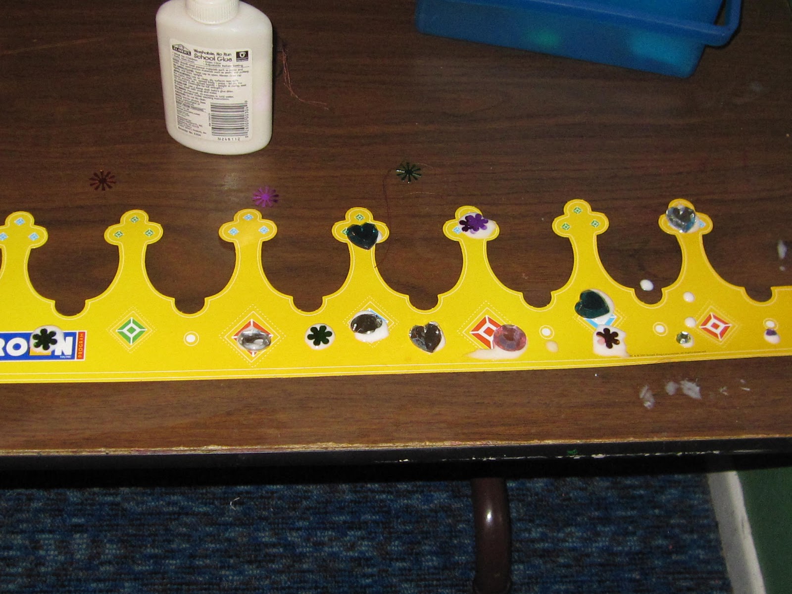 Preschool: Queen, crowns and kites