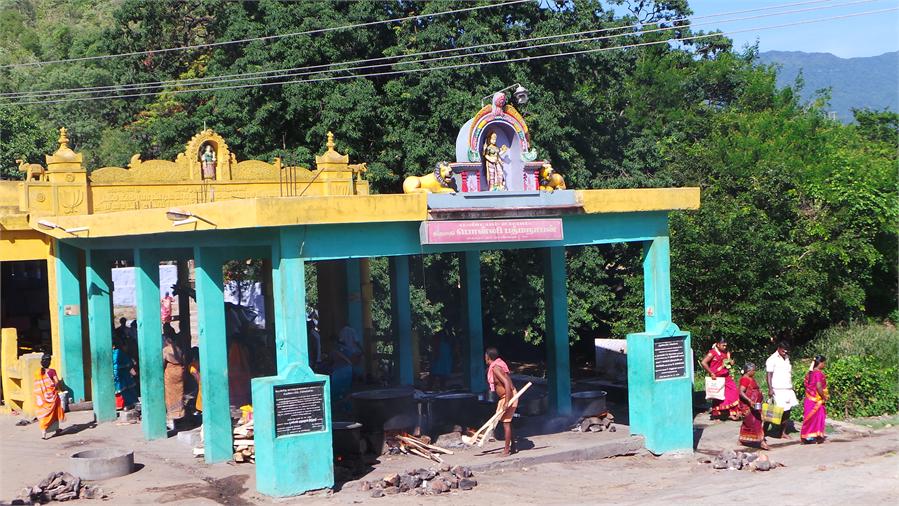 Tamilnadu Tourism: Sorimuthu Ayyanar Temple, Karaiyar, Thirunelveli