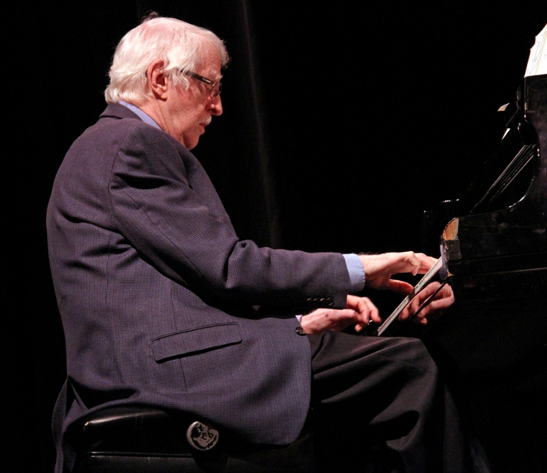 Ken Franckling's Jazz Notes: Johnny Varro's Classic Swing Admiration ...