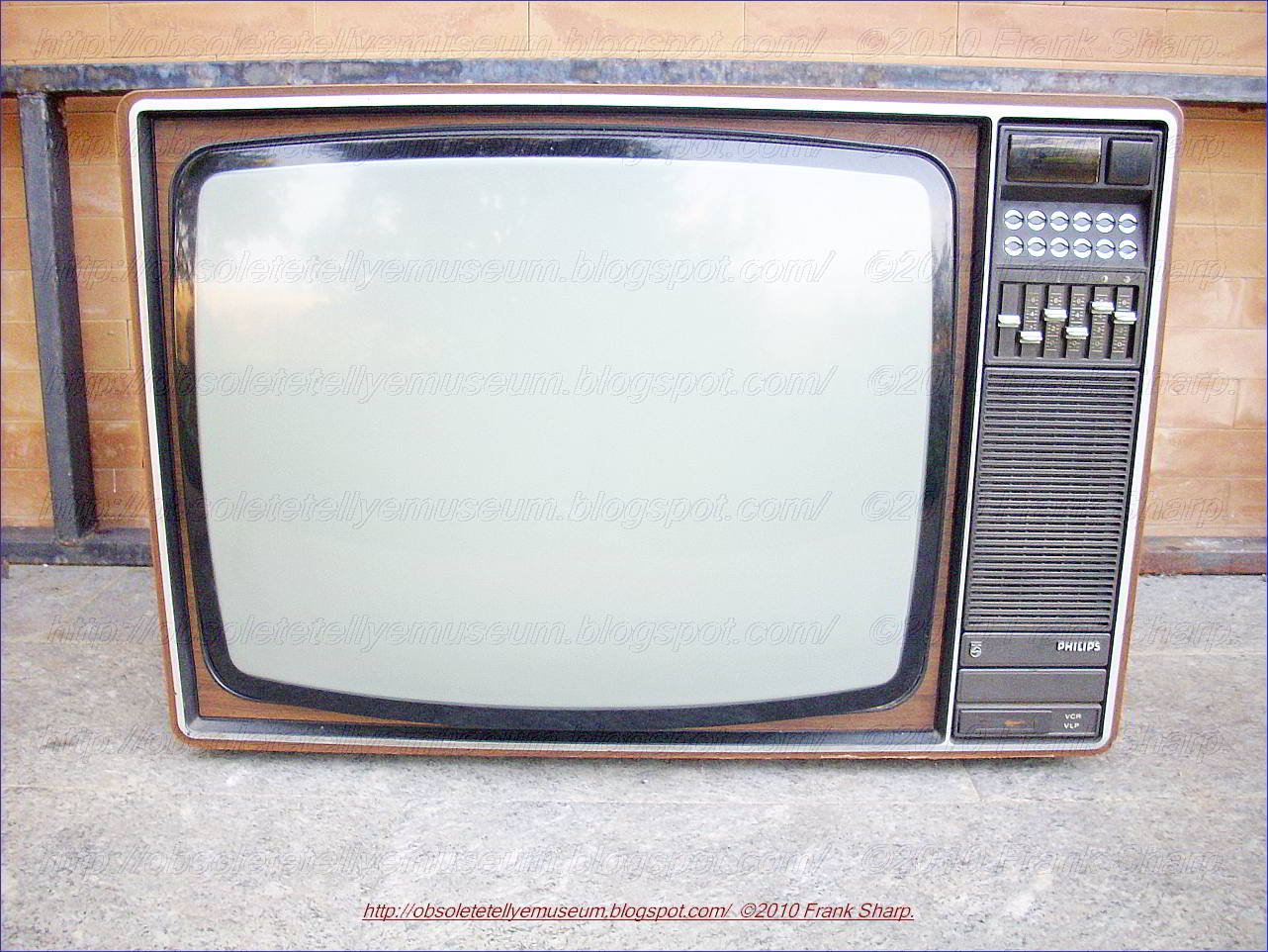 Obsolete Technology Tellye Philips 26c566 Goya 566 Philips K11