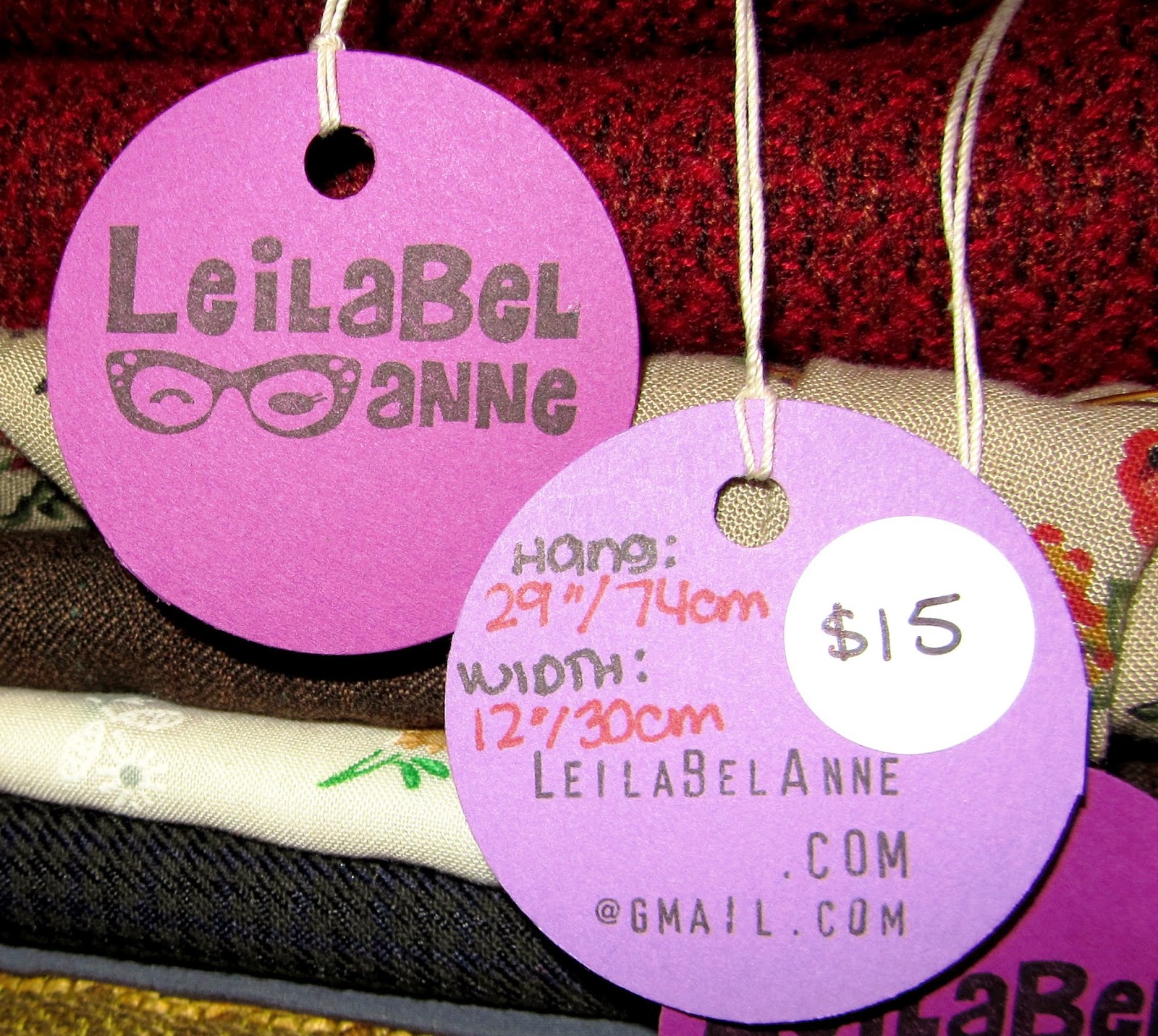 LeilaBel Anne: Displaying magnets - the dollar store way