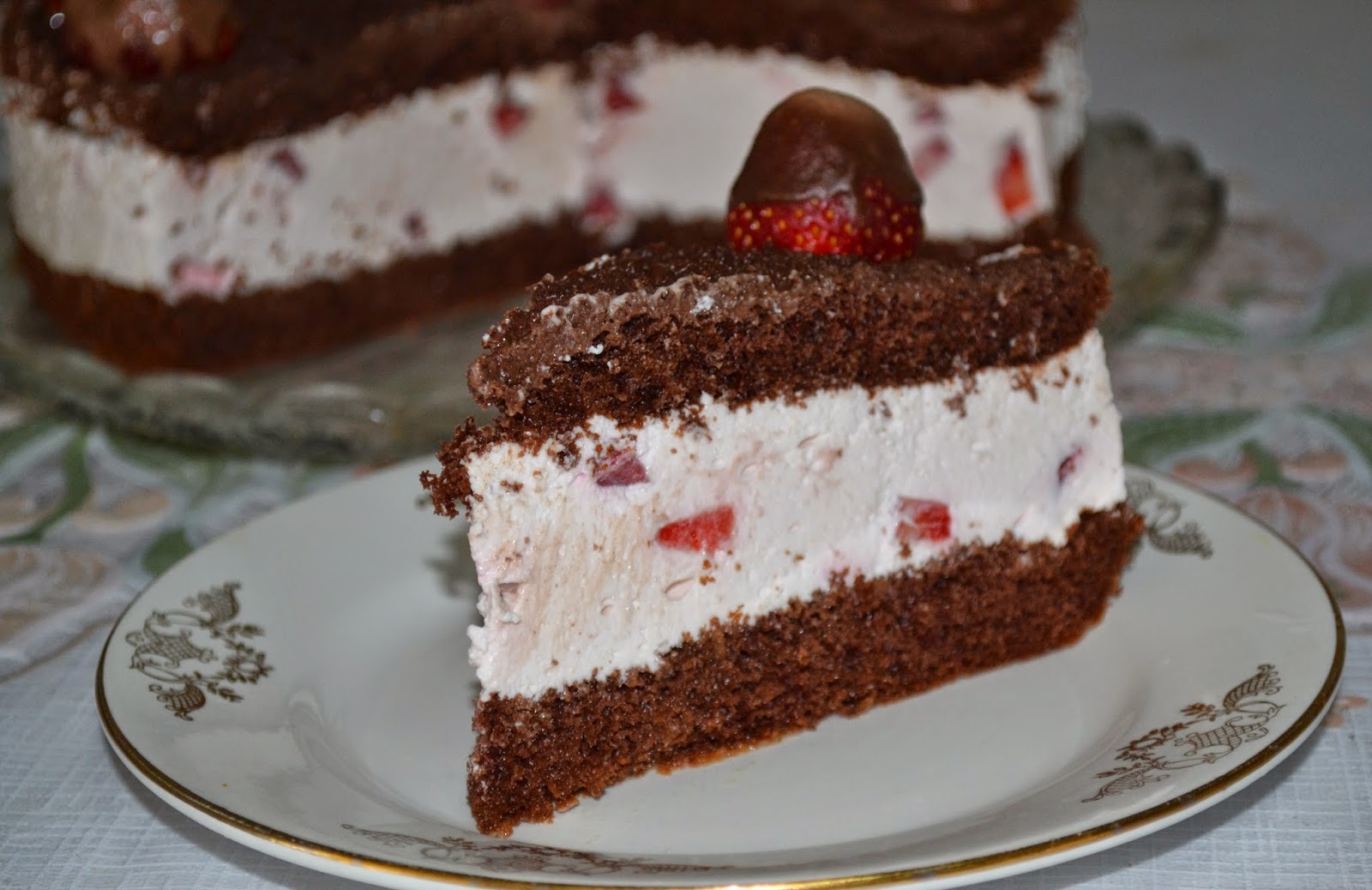 Esti ceea ce mananci: Tort cu crema mascarpone si capsuni