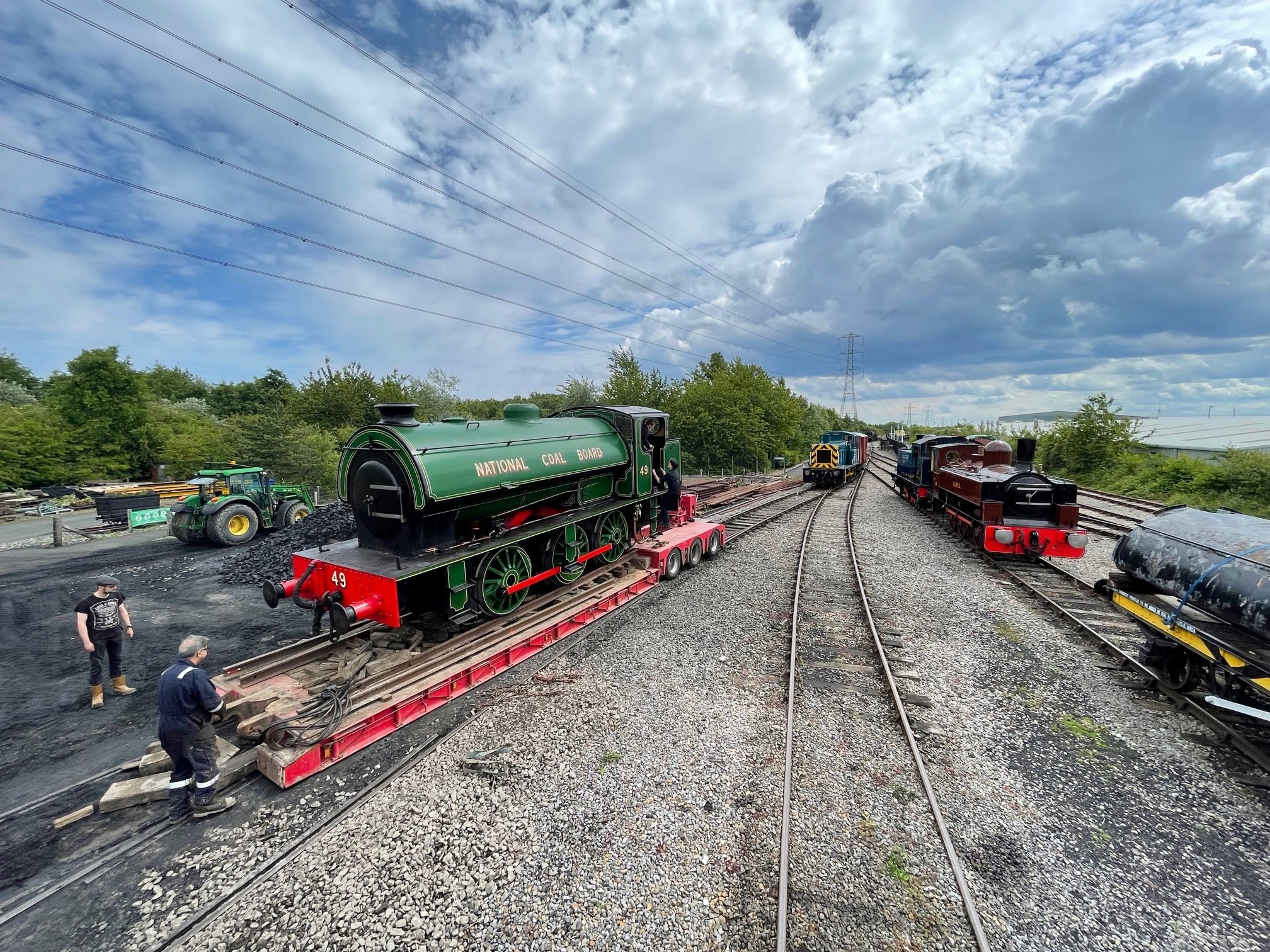 North Tyneside Steam Railway: NCB 49 arrives at Middle Engine Lane