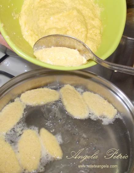 Galuste de gris pufoase ~ Retete culinare simple si gustoase