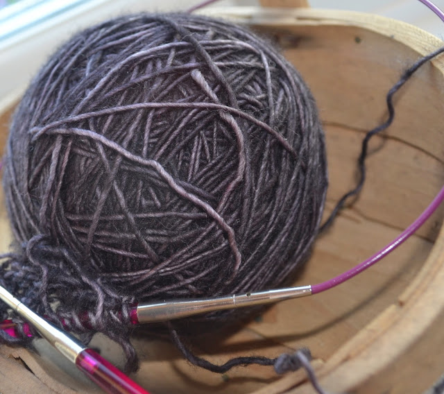 Knitting Novice: Yarnography...taking photos of yarn