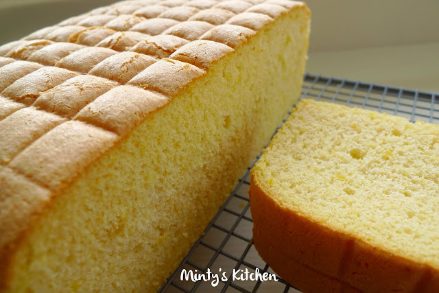 Minty's Kitchen: Pumpkin Sponge Cake