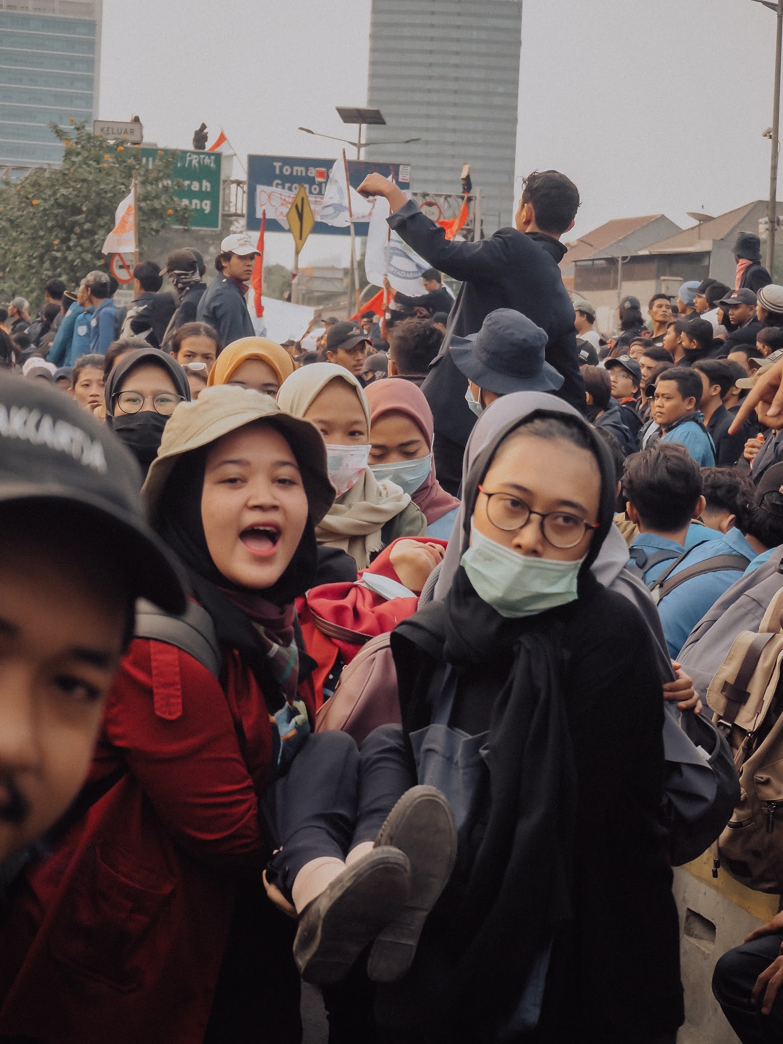 PELAKSANAAN DAN PRINSIP UUD 1945 - akuinginbisadantahu