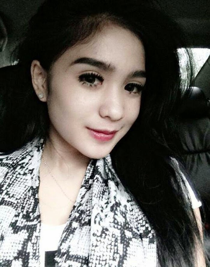 GALLERY MAGAZINE: Galeri Foto Bibie Julius Terbaru dan Terpopuler (3)