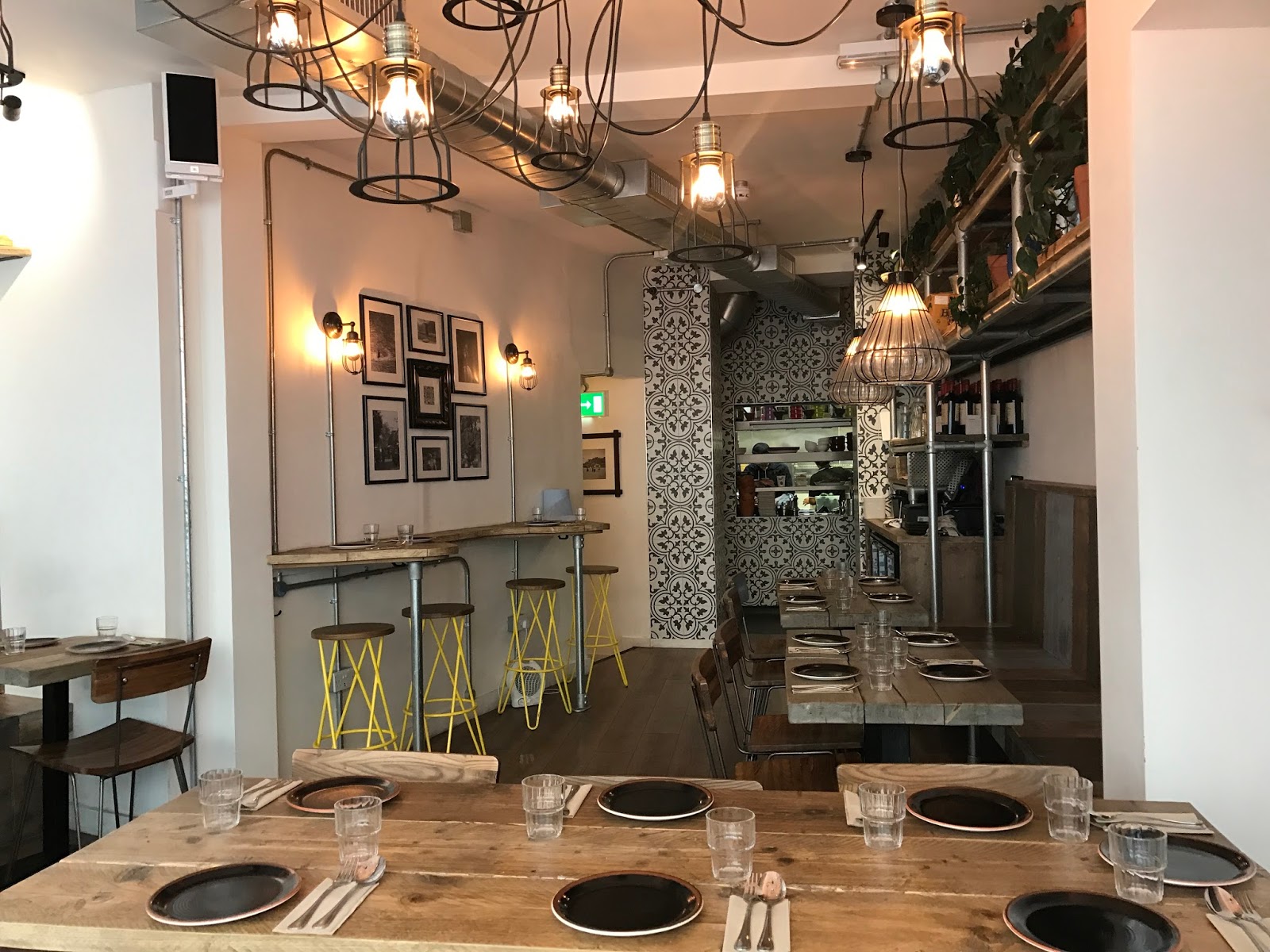 A Taste of Real Laotian Food at Lao Cafe / LUCY LOVES TO EAT