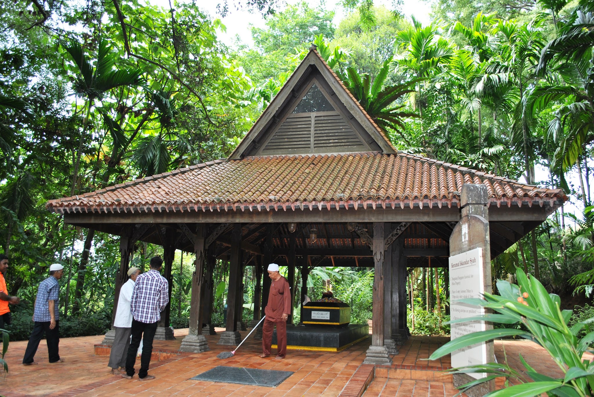 Mystery of Keramat Sultan Iskandar Shah @ Fort Canning Park. Oldest ... Mystery of Keramat Sultan Iskandar Shah @ Fort Canning Park. Oldest ...