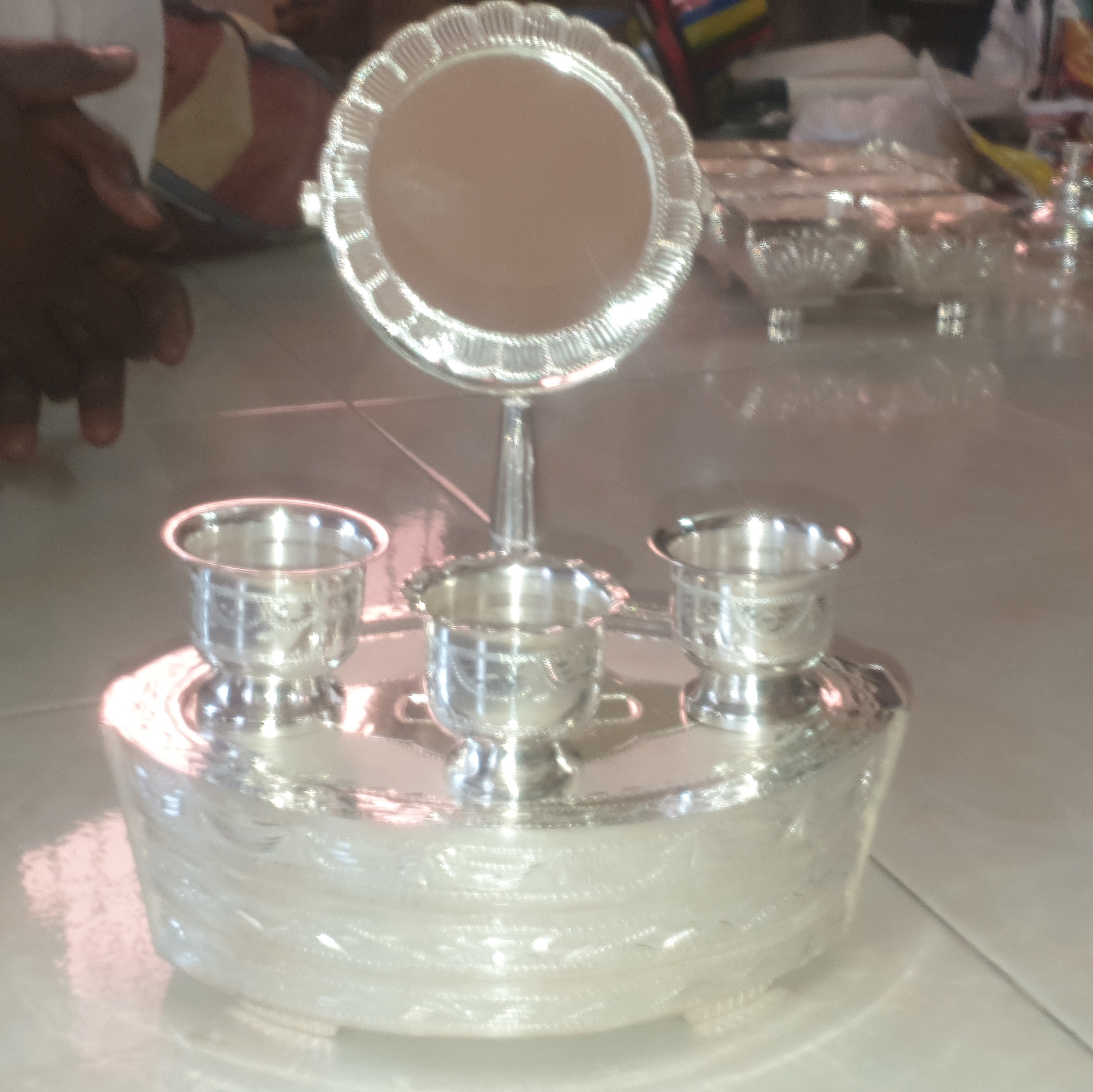 Subbu Silversmith: Pottu Stand (Boat Shape)