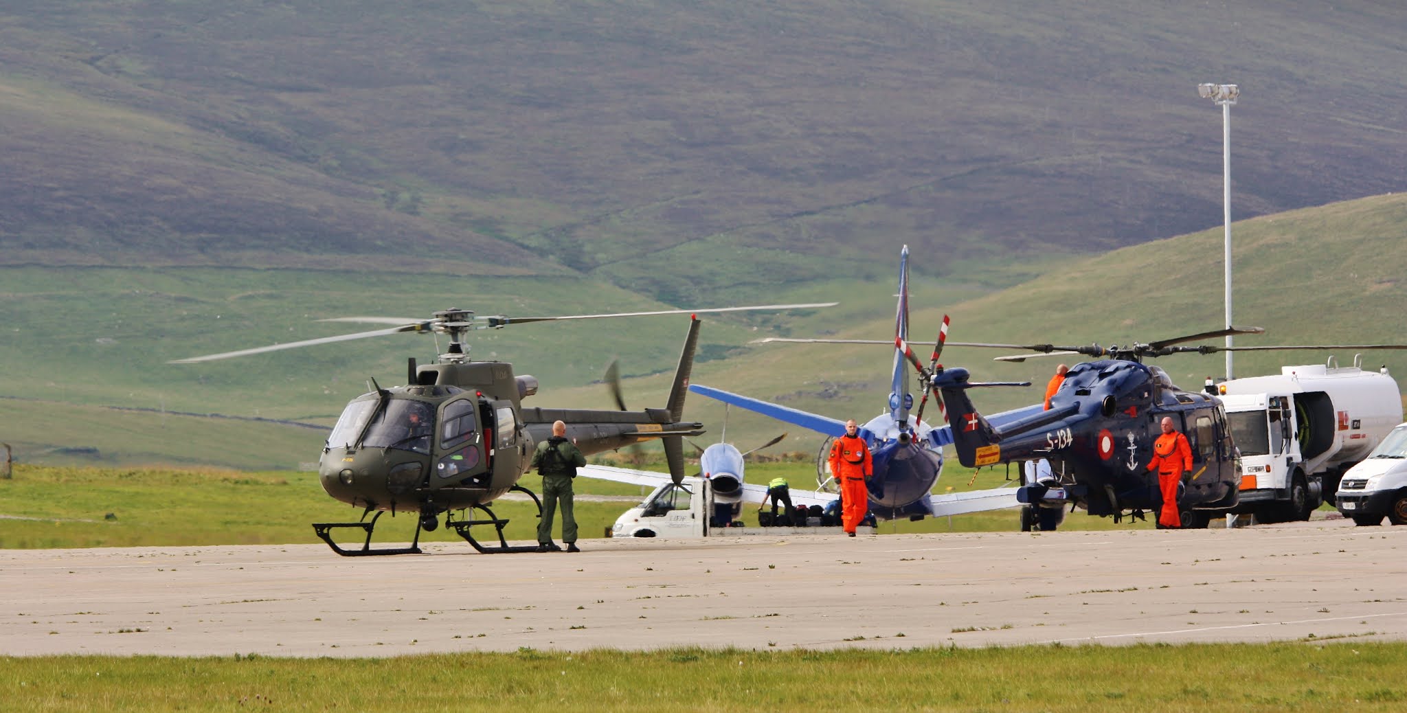 Eurocopter Fennec/Eurocopter AS550 Fennec/Eurocopter AS555 Fennec 2 ...