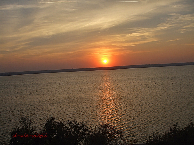 D'ale vietii: APUS DE SOARE pe lac - octombrie