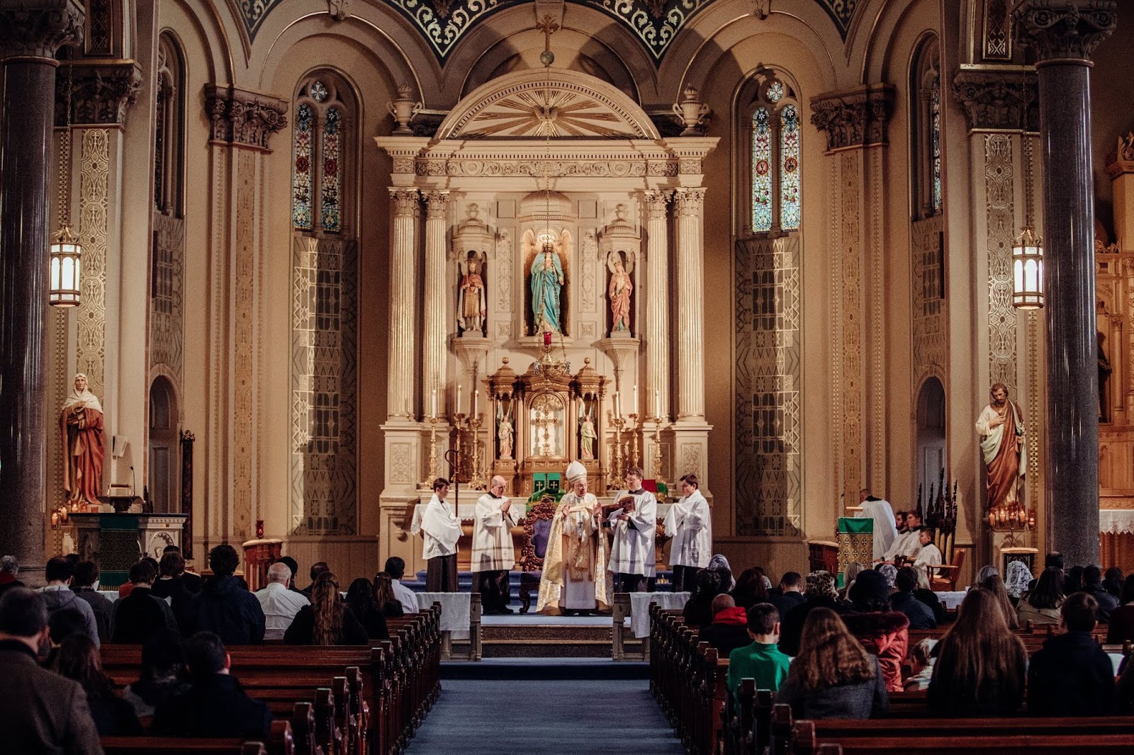 New Liturgical Movement: Pontifical Low Mass and Confirmations in Detroit
