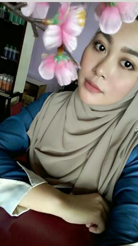 Mamah Muda Berjilbab Ditambah Bugil Dengan Gaya Binal | Skandal Foto Bokep ABG | Situs Film ...