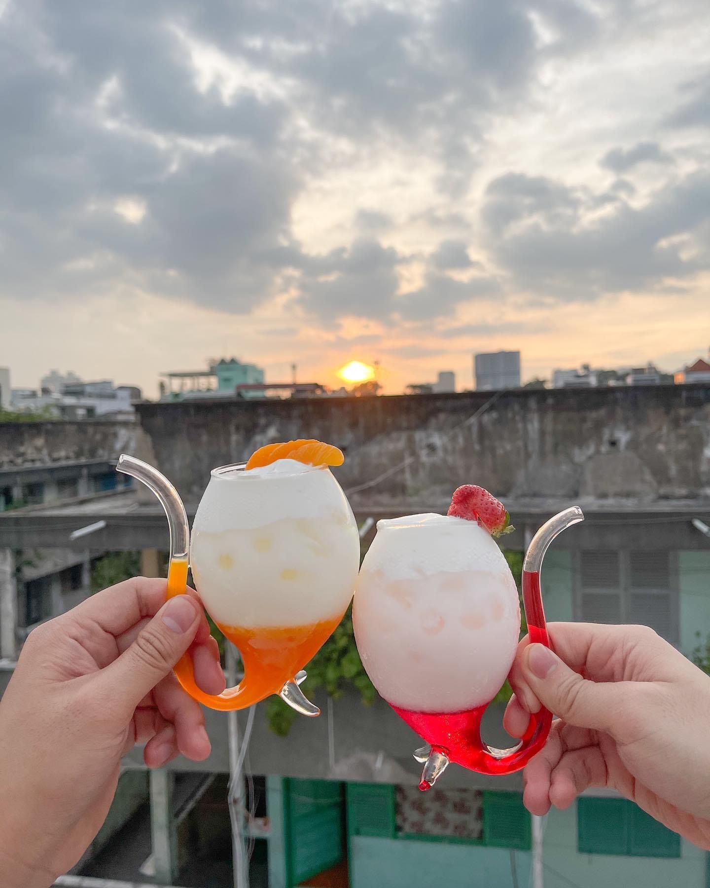 Young Coffee Tea Quận 10 - Quán trà trái cây view ngắm hoàng hôn siêu xinh