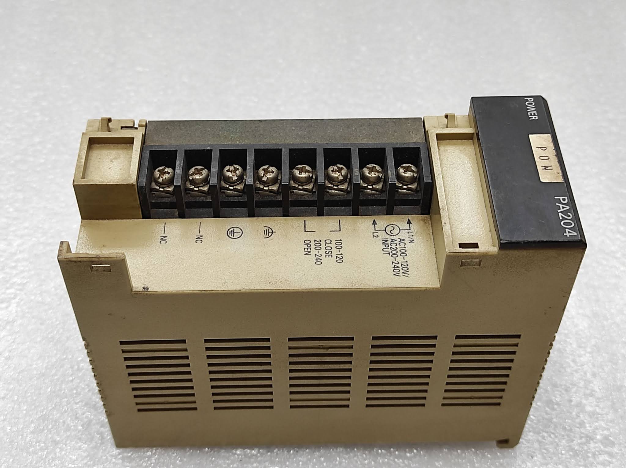 OMRON C200HW-PA204 POWER SUPPLY 100-120V/200-240V AC