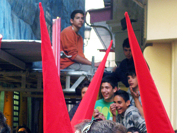 uno y los demás: Capirotes