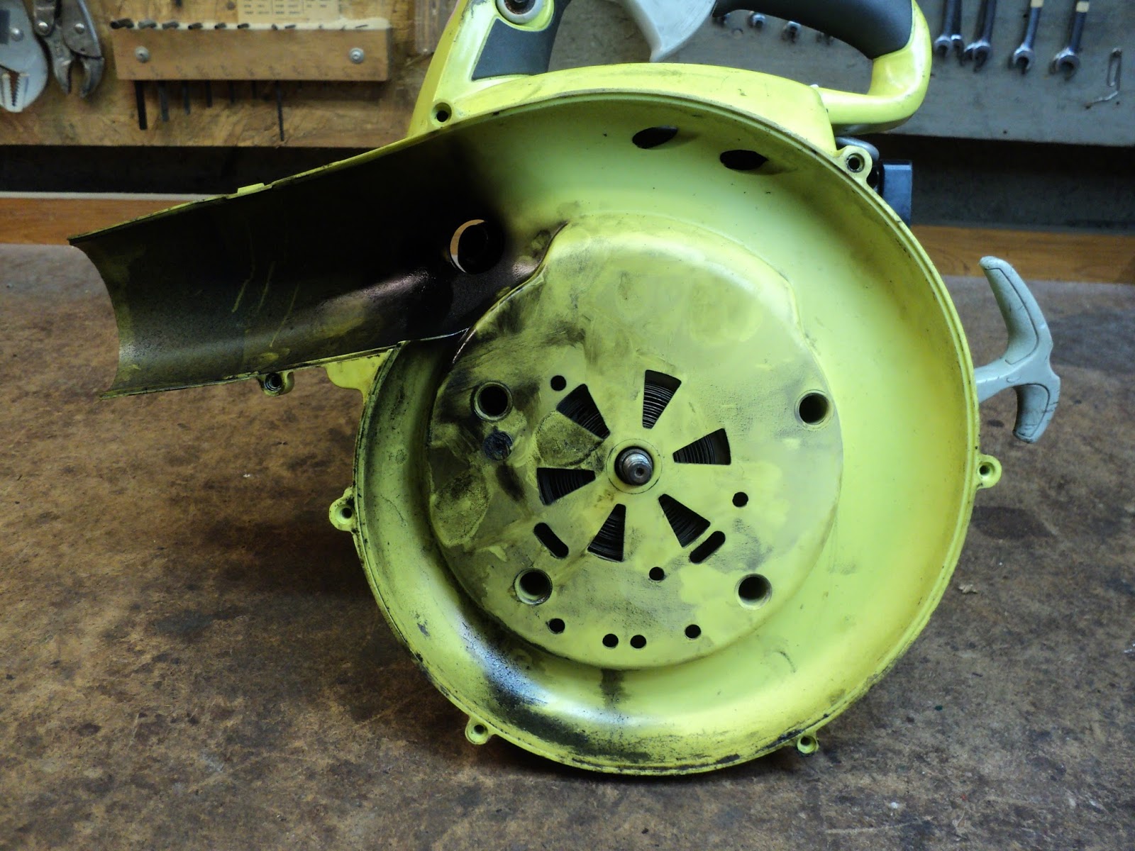 Rouge River Workshop: Ryobi RY09466 Leaf Blower Tear Down