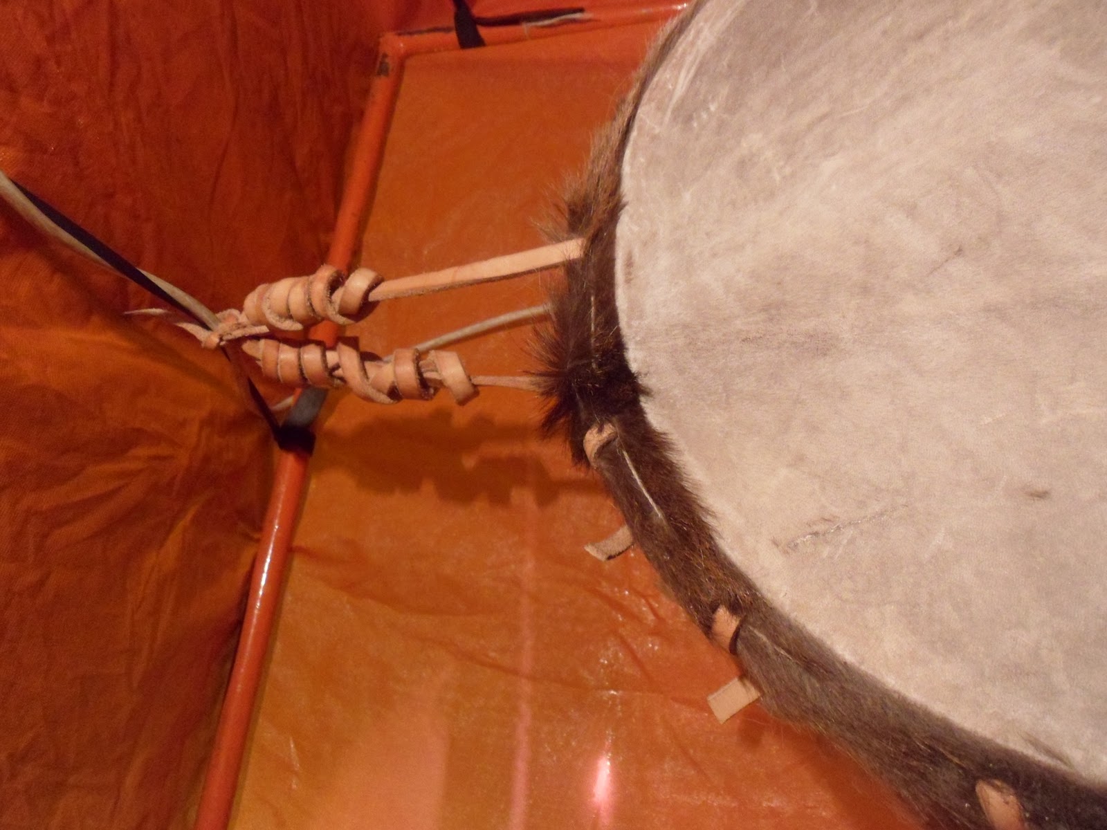 DARIO FARIAS Instrumentos musicales: CAJA CHAYERA