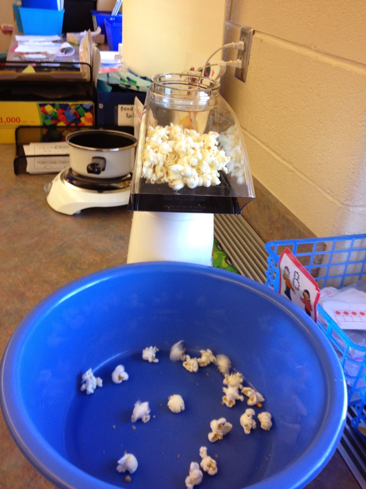 Miss Van Maren's Fantastic First Grade: Popcorn Adjectives!