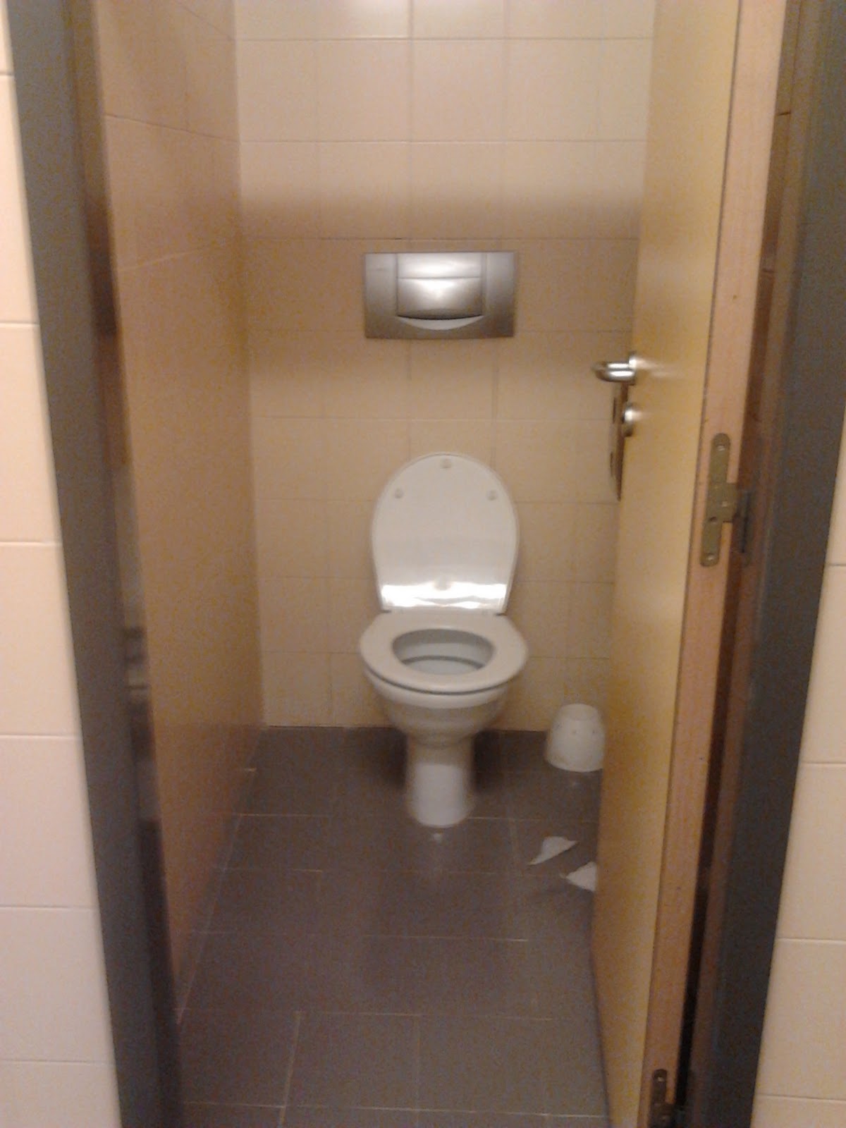 La actualidad de la UMH: La UMH instala váteres con modo: silencio