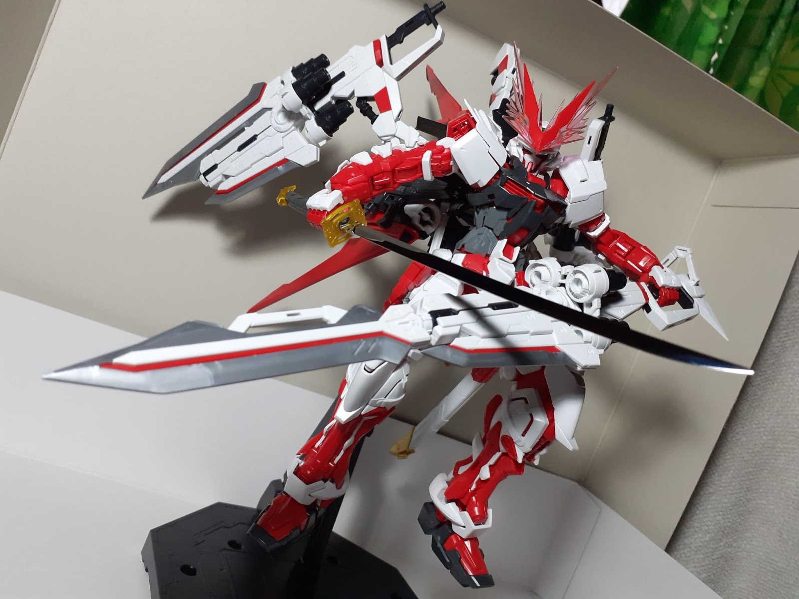 Gundam DLARKZ: Gundam Astray Red Dragon MG