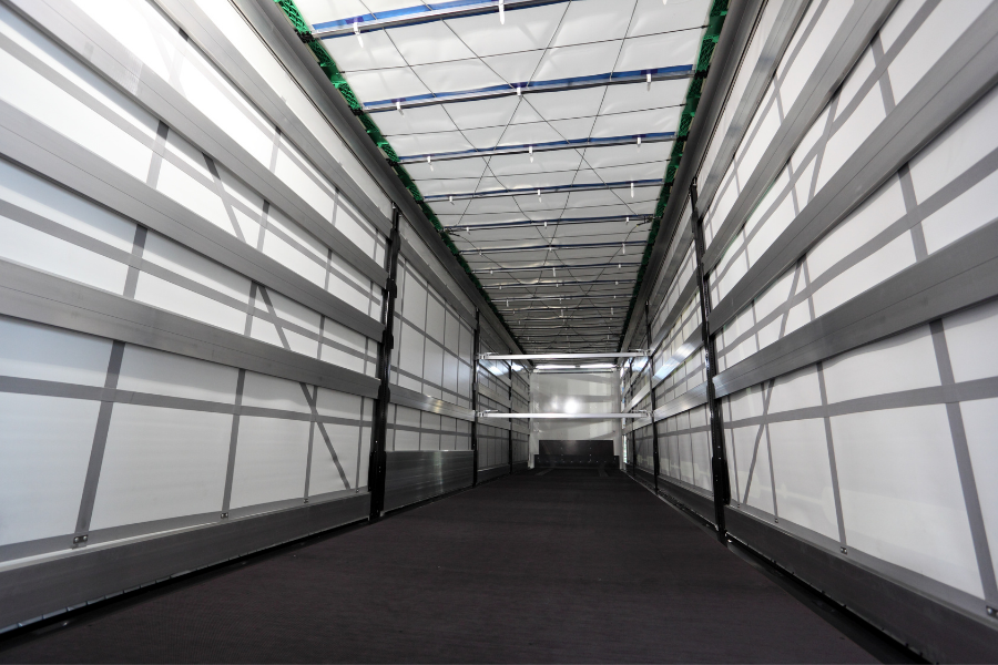 What Are the Advantages of Semi-Trailer Storage?