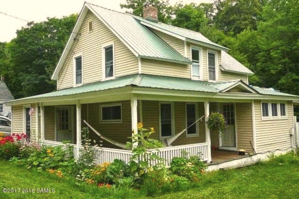 Sweet House Dreams: 1900 Cottage in Hague, New York