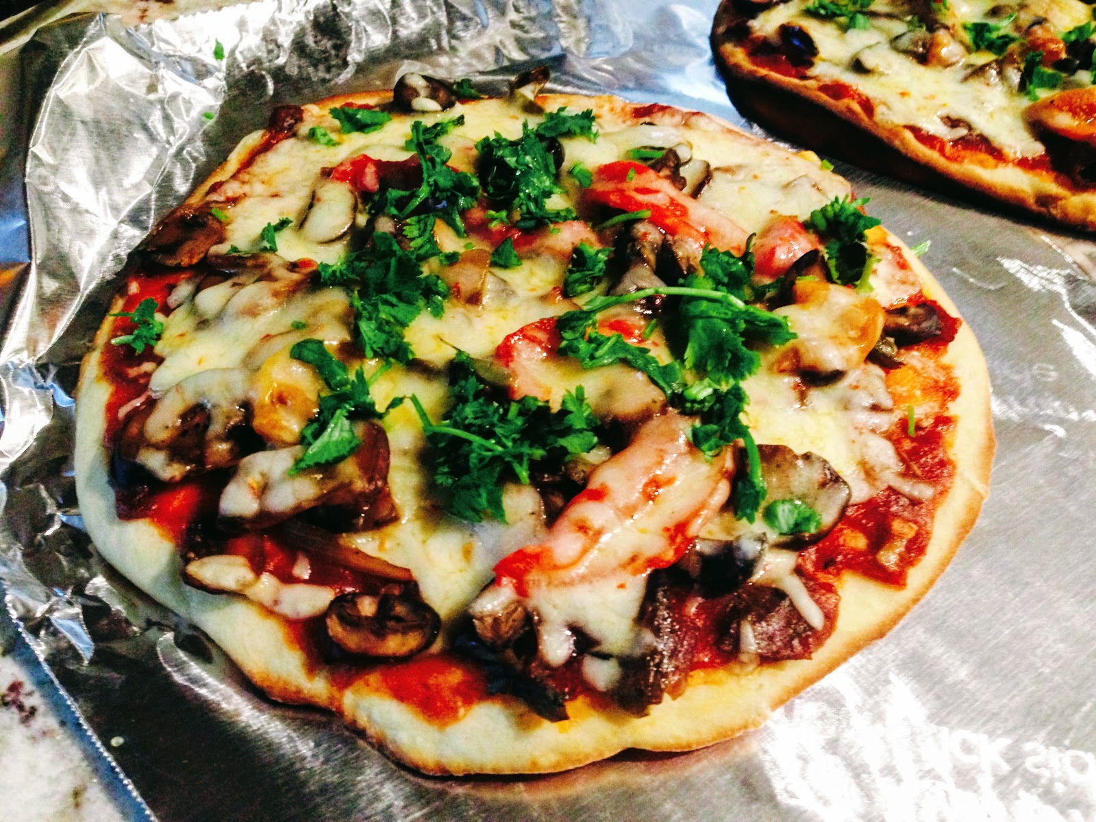 YummO: Mini Pizzas with Naan/Pita/Arabic Bread