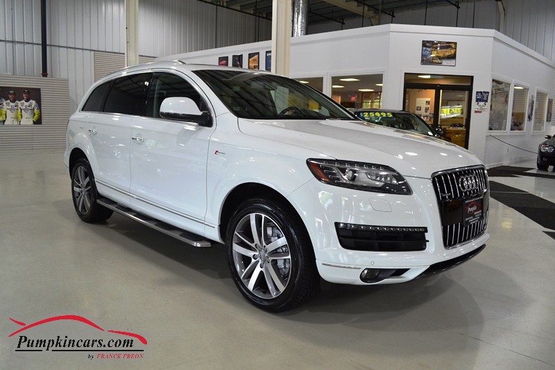 CHECK OUT OUR ASTONISHING AUDI Q7 w/ THIRD ROW SEATING & AWD!!