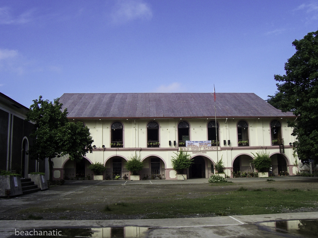BEACHES AND CHURCHES: THE PROVINCE OF ABRA