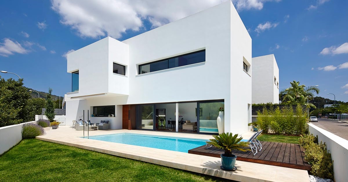 OAD Internacional: La Magia del Color Blanco en la fachada de la Casa