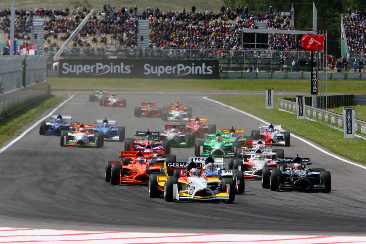 World Race League - Você jogaria um RPG de Corridas?