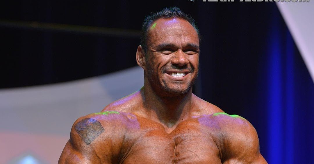 Muscle Lover: Mexican bodybuilder Manuel "Charro" Lomeli