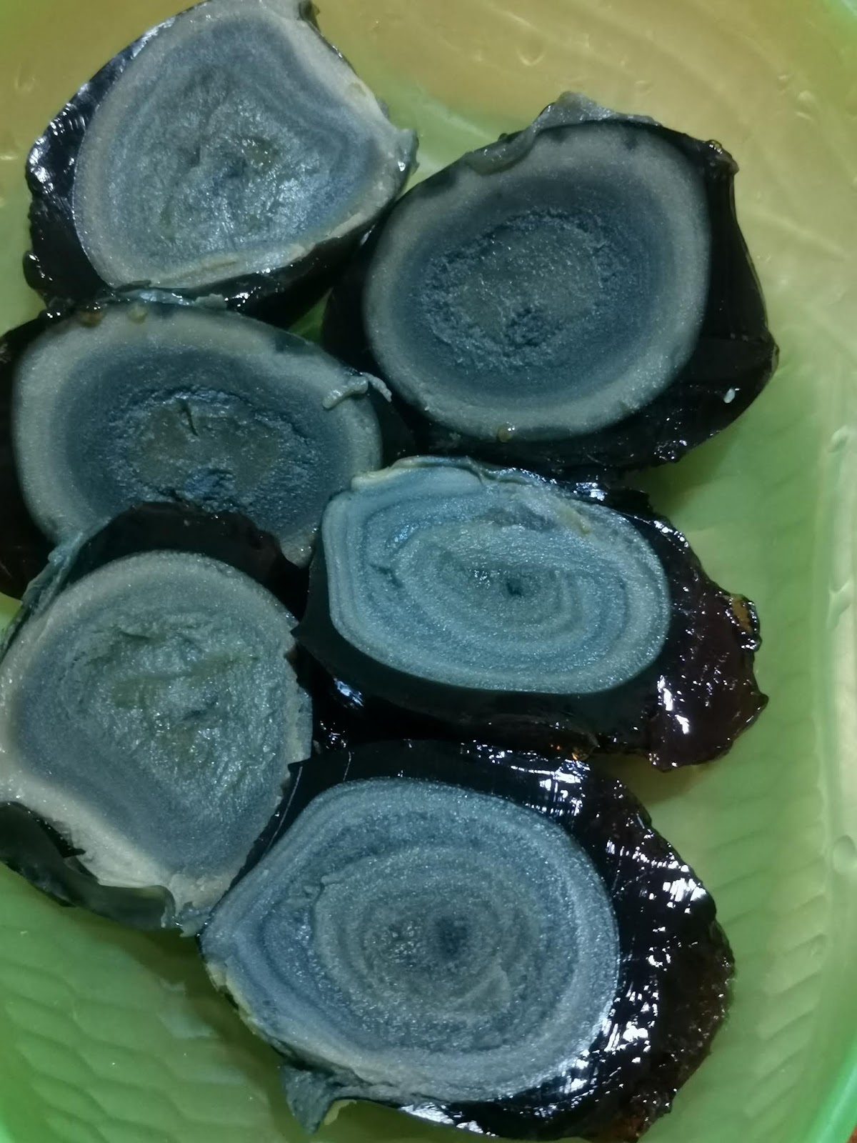 Beautiful Lie in a Beautiful Life: Telur padi aka Century Egg
