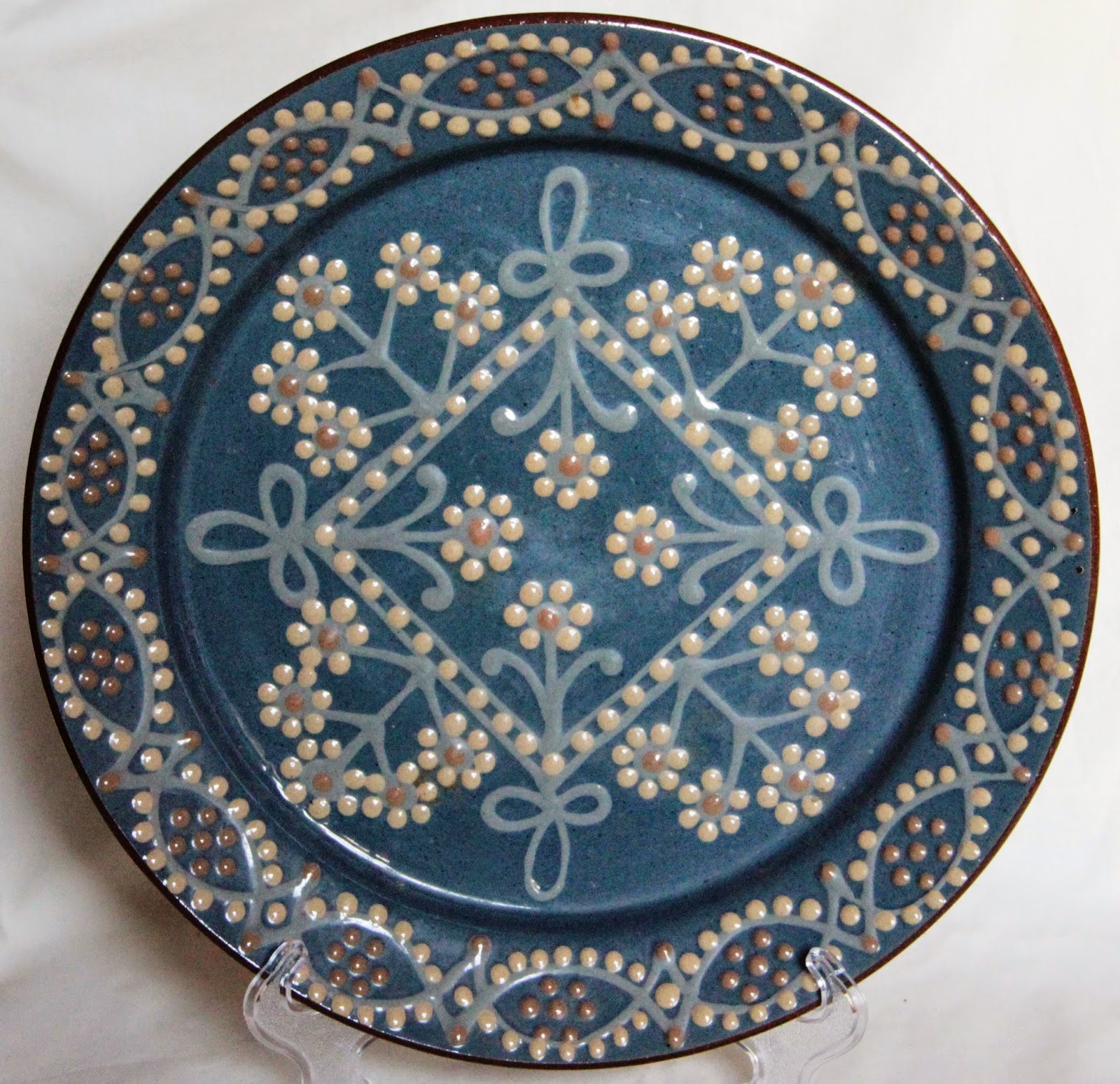 Curio Gifts: Vintage Tubelined Slipware Plate - Alsager Pottery