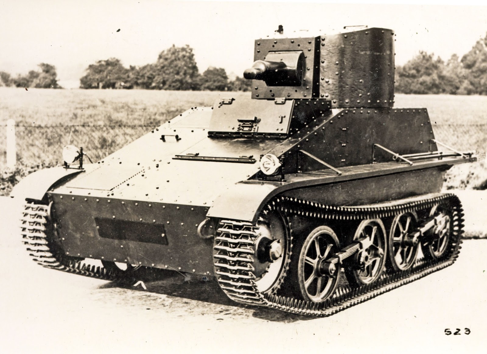 Interwar Tank Development: Light Tank Foreign Sales 1933 Vickers ...