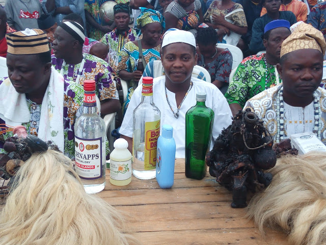 ASSISTER A NOTRE CEREMONIE DE Zogbé CHEZ