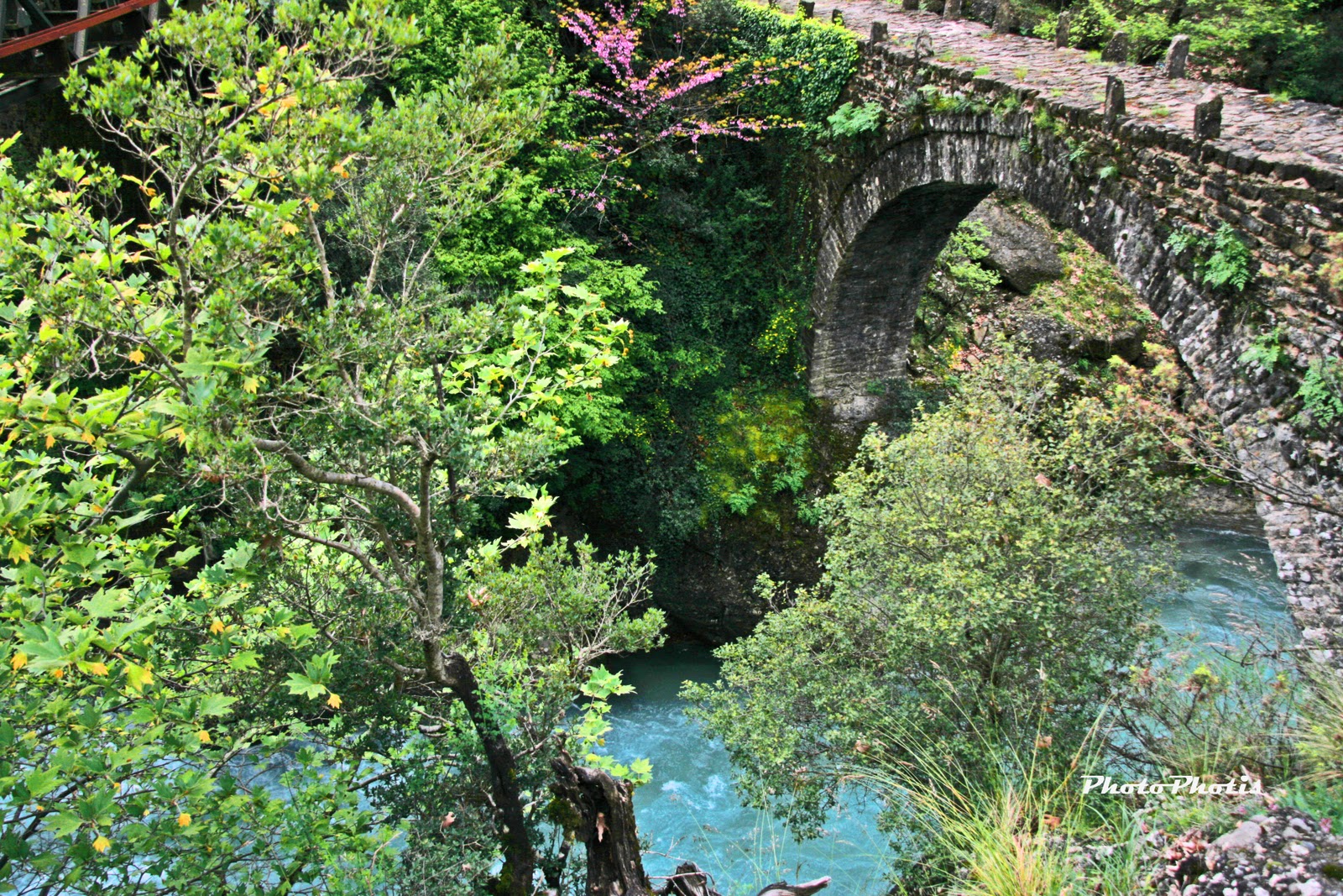 Photos and videos of Greece Φωτογραφίες Ελλάδας: * Πέτρινα γεφύρια της ...