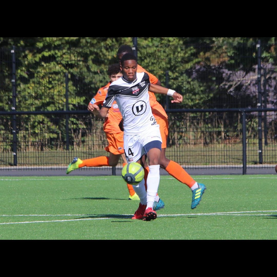 Photos of Isaac Drogba in the field