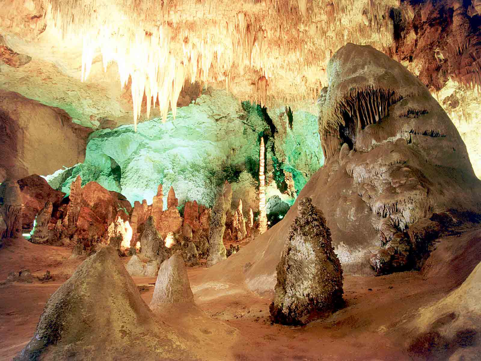 Big Room Carlsbad Caverns Wallpaper