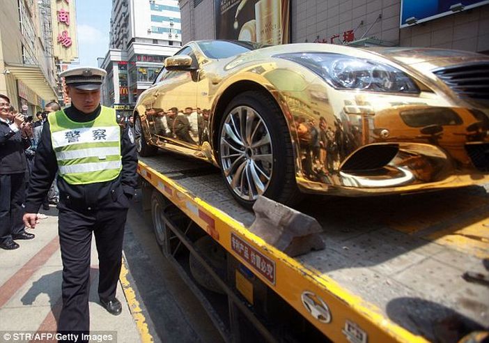 topworth: Incredible Gold Car