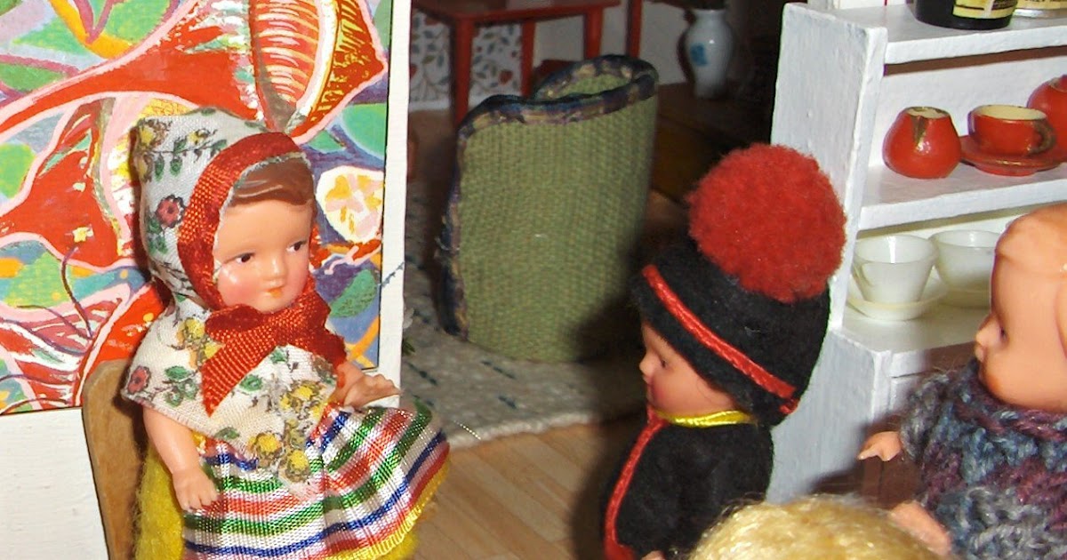 Karen`s Vintage Dolls Photography.: ARI dolls display of daily life in ...