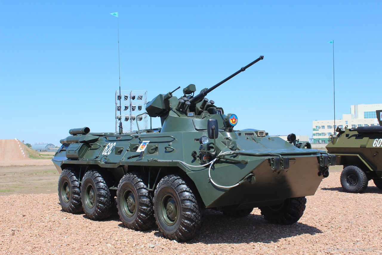 Historia y tecnología militar: Identificación de variantes de BTR-80