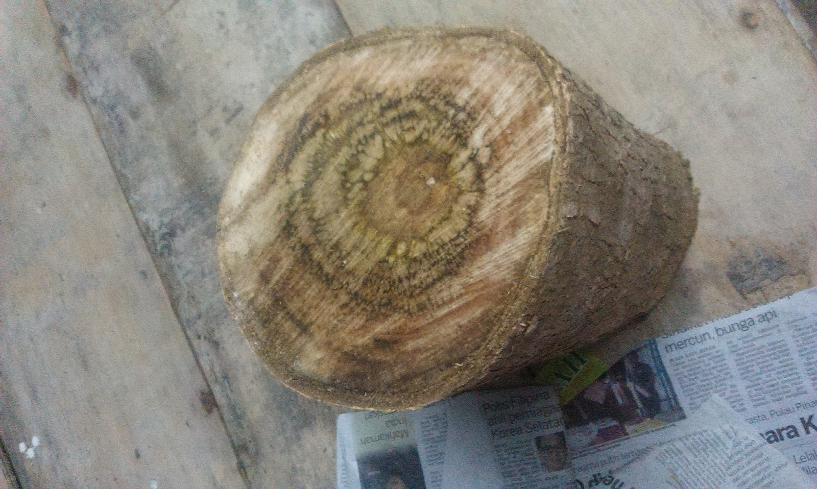 Batu permata metafizik dan mistik