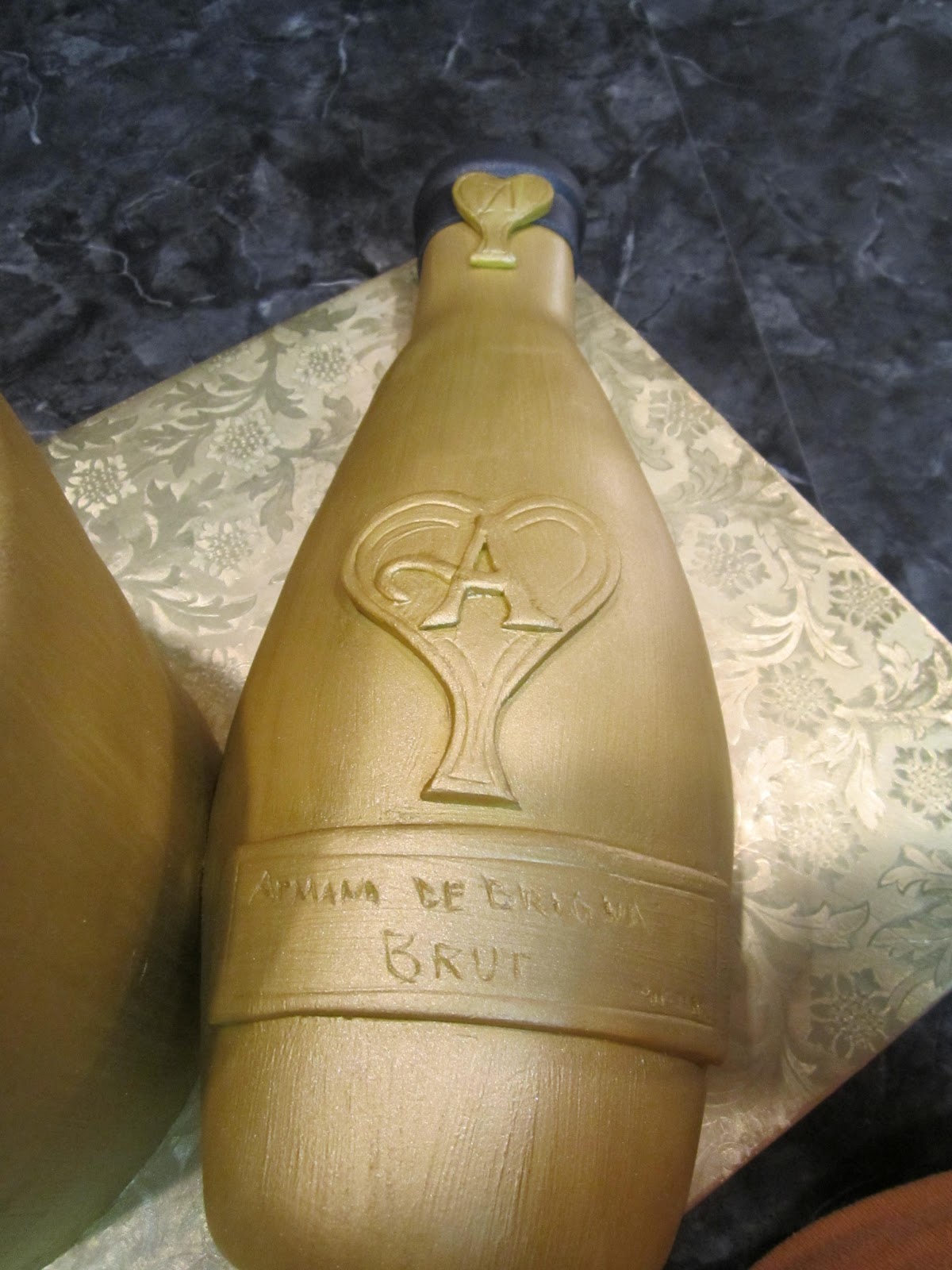 MyMoniCakes: Ace of Spades & Moet Bottle Cakes